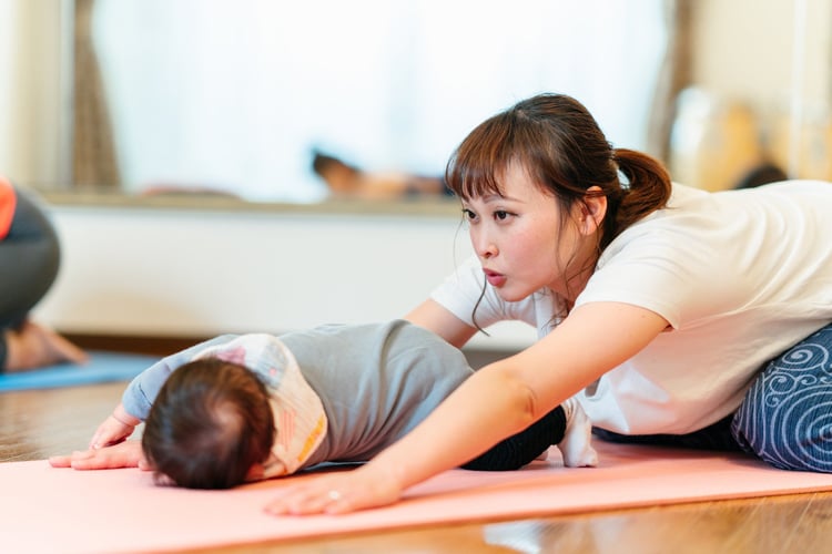 5 Poses for Your Yoga Baby